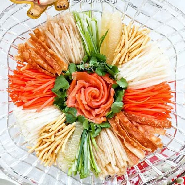 Prosperity Toss Salad (Yee Sang/Yusheng) - Roti n Rice