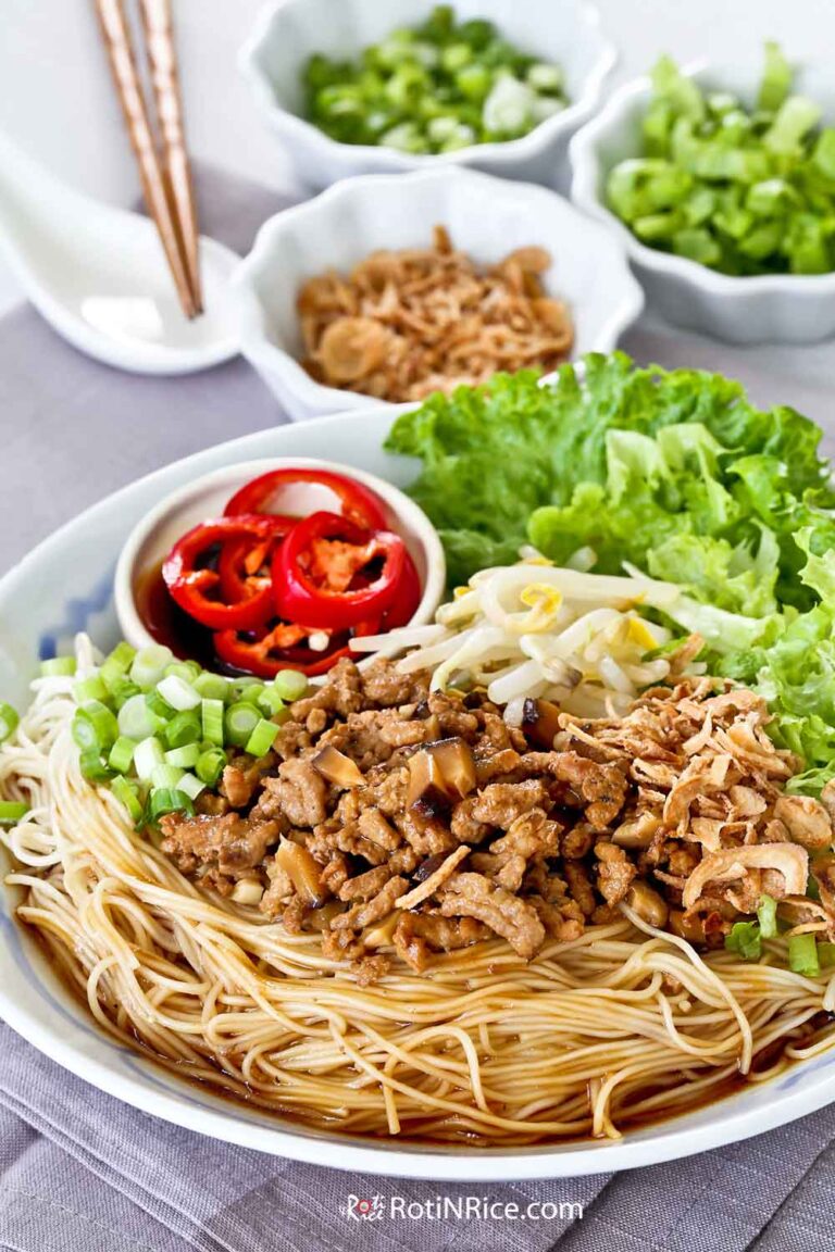 Bak Chor Mee Suah (Wheat Vermicelli with Meat Sauce) - Roti n Rice