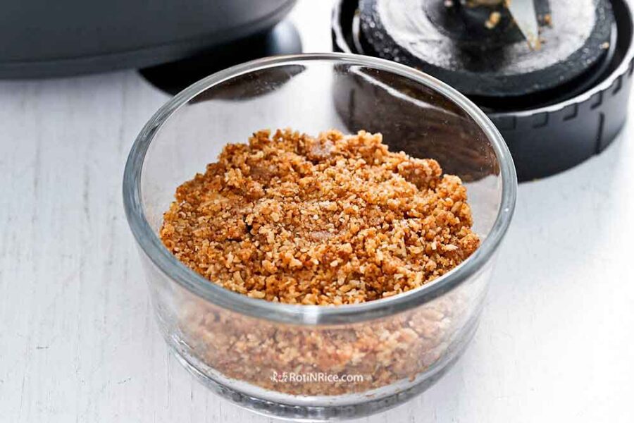 How To Make Kerisik (Toasted Coconut Paste) - Roti n Rice